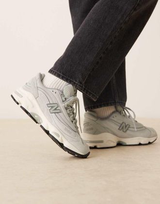 New Balance M1000 - Unisex-Sneaker in Grau