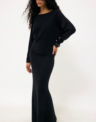NA-KD gestricktes Jacquard-Maxikleid mit Fledermaus&auml;rmeln in Schwarz