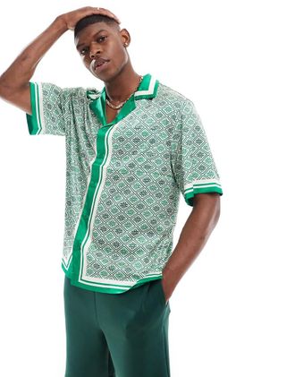 The Couture Club T-Shirt in Gr&uuml;n mit Emblem-Muster