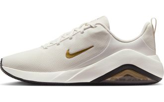 Nike Damen Bella 7 Workout-Schuh, Phantom/Metallic Gold-Black-Sail, 37.5 EU