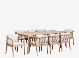 Sklum Ensemble table rectangulaire 220x100 cm et 8 chaises de salle à manger en bois dacacia Kaela SKLUM