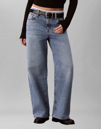 Calvin Klein Jeans Weite Jeans in verwaschenem Hellblau mit niedrigem Bund