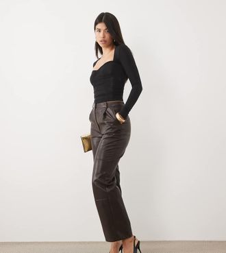 KAIIA ensemble 2 pi&egrave;ces exclusif en imitation cuir pantalon droit marron