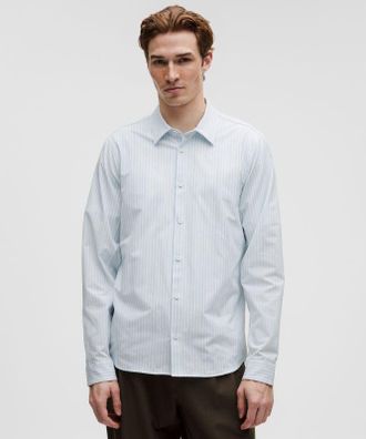 lululemon New Venture Langarmshirt im Slim Fit f&uuml;r M&auml;nner - Gr&ouml;&szlig;e 2XL in Sartorial Stripe Almost Blue Heathered Windmill