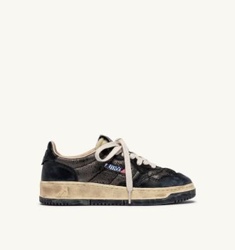 Autry SNEAKERS MEDALIST LOW SUPER VINTAGE AUS LEDER IN WINTER UND SCHWARZ