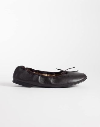 Tony Bianco ballerines Chelsea &agrave; bout rond en cuir chocolat-Marron
