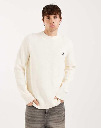 Fred Perry Strukturierter Strickpullover in Ecru mit Logo-Neutral