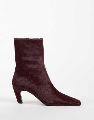 Asos Rumi bottines &agrave; talon en cuir v&eacute;ritable effet poil en bordeaux-Rouge