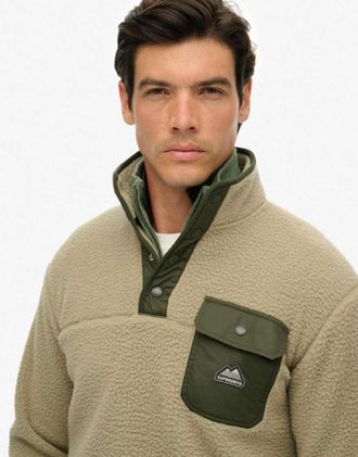 Superdry Fuji - Pull en polaire avec col &agrave; boutons-pression - Beige hiver-Neutre