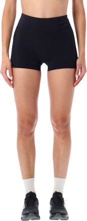 On Running Sur les shorts de course
