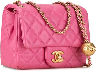 Chanel Hobo Bags - Mini Square Classic Lambskin Pearl Crush Single Fl - Gr. unisize - in Gold - f&uuml;r Damen