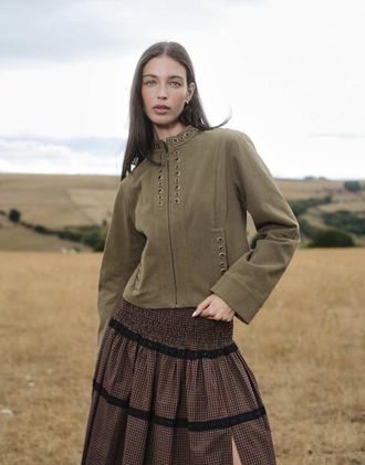 Daisy Street Military-Style taillierte Jacke mit &Ouml;sen in Khaki-Gr&uuml;n