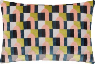 Riva Paoletti Keela Kissenbezug aus Samt, geometrischer Schnitt, Rosa/AVO-Grün