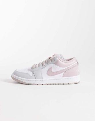 Nike Jordan Nike - Air Jordan 1 - Niedrige Sneaker in Wei&szlig; und Rosa-Lila