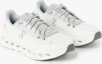 On Running Beim Laufen - CloudTilt -Sneaker - Weiß