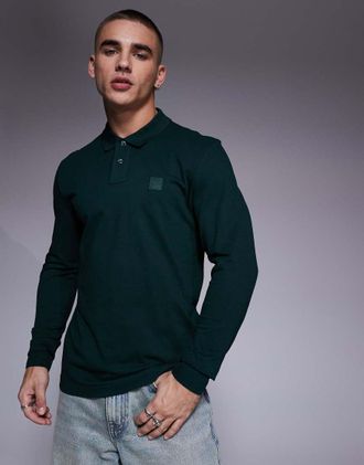Boss Orange by Hugo Boss Passerby - Polo ajust&eacute; en piqu&eacute; avec manches longues et logo ton sur ton - Vert fonc&eacute;