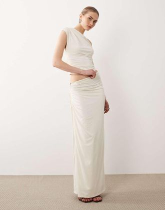 SNDYS Maxirock in Cremewei&szlig; mit asymmetrischer Taille und Ringdetail, Kombiteil-Neutral