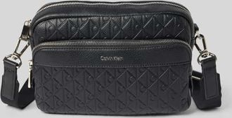 Calvin Klein Crossbody Bag mit Logo-Applikation Modell Camera