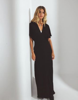NA-KD Robe longue effet froiss&eacute; &agrave; manches courtes - Noir
