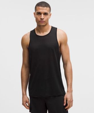 lululemon Fast and Free Tanktop mit perforierten Streifen f&uuml;r M&auml;nner - Gr&ouml;&szlig;e 2XL in Black