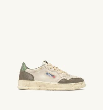 Autry SNEAKERS MEDALIST LOW SUPER VINTAGE AUS WILDLEDER UND LEDER FARBE SAND