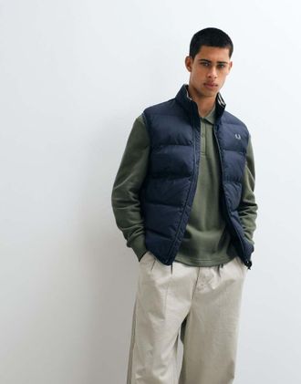 Fred Perry gilet matelass&eacute; isolant bleu fonc&eacute;