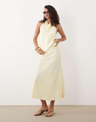 Vero Moda Jupe densemble mi-longue en satin - Jaune pastel