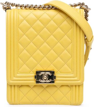 Chanel Hobo Bags - Quilted Lambskin North South Boy Flap - Gr. unisize - in Gelb - f&uuml;r Damen