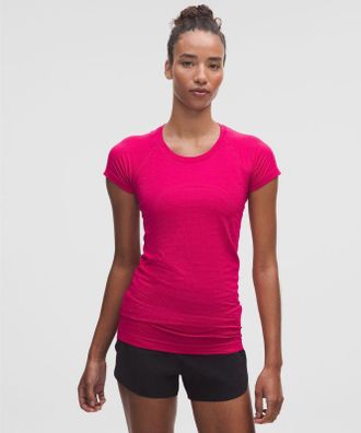 lululemon Swiftly Tech Kurzarmshirt 2.0 H&uuml;ftl&auml;nge f&uuml;r Frauen - Gr&ouml;&szlig;e 12 in Calypso Pink