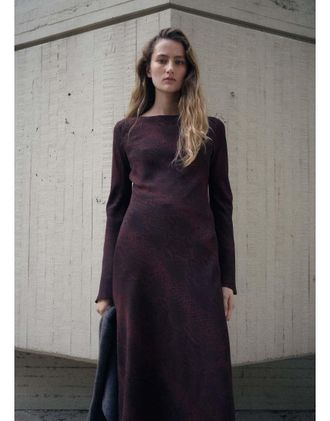 Mango Lang&auml;rmliges Maxikleid in Burgunderrot mit Schlangenmuster