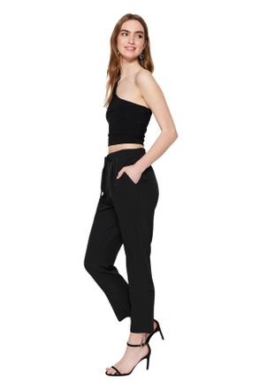 Trendyol Trendyol Damen Damenhose mit normaler Taille und geradem Bein Hose, Schwarz, 60
