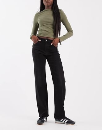 Levi's 723 High-Rise Straight Jeans in Schwarz