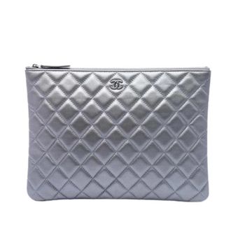 Chanel Pre-owned Quilted Metallic Lambskin Clutch - - Pre-owned - Damen - Grau - ONE SIZE