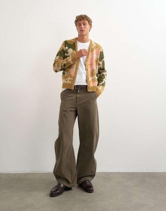 Topman Strick-Cardigan in klassischer Passform mit abstraktem Military-Muster in Stone-Multi