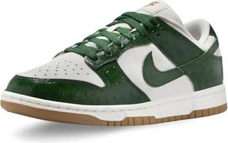 Nike W Dunk Low, Chaussures de Basketball pour Femme, Blanc/Vert, 41 EU