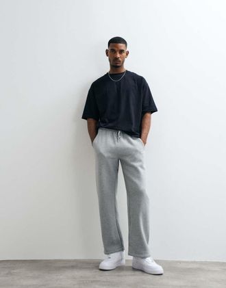Nike Solo Fleece Jogger mit geradem Bein und Kordelzug in Grau