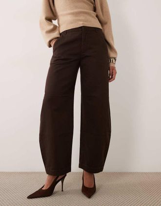 Abercrombie & Fitch hoch geschnittene Barrel-Fit-Hose in Braun