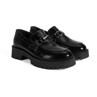 Desa Damen-Slipper aus echtem Leder - Schwarzes Lackleder mit Metallakzenten, bequem und stilvoll für den Alltag und besondere Anlässe | Schwarz - 40