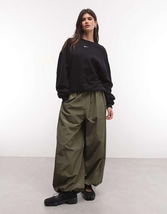 Nike sweat-shirt oversize mi-&eacute;pais Studio Fleece noir