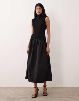 Pretty Lavish &Auml;rmelloses Midaxi-Kleid in Schwarz mit tiefer Taille