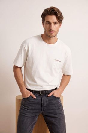 Trendyol MAN Herren Ecru Slogan Kurz Oversize T-Shirts