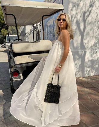NA-KD x Sophie Murray - Robe bandeau fluide et asym&eacute;trique - Blanc cass&eacute;
