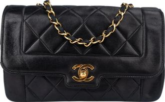 Chanel Crossbody Bags - Chanel Quilted Lambskin 24K Gold Single Flap Cross - Gr. unisize - in Schwarz - f&uuml;r Damen