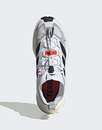 adidas adidas Performance Terrex freehiker 3 ultra Gore-Tex Hiking-Sneaker in Wei&szlig; und Schwarz