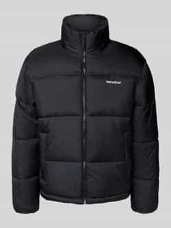 Review Steppjacke mit Label-Print