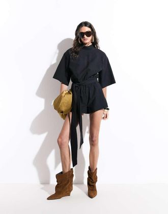 Asos combishort &agrave; col montant et manches courtes technique en noir