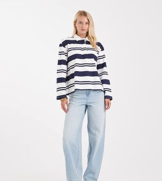 Vero Moda Tall Billie - Jean bouffant taille haute - Bleu clair d&eacute;lav&eacute;