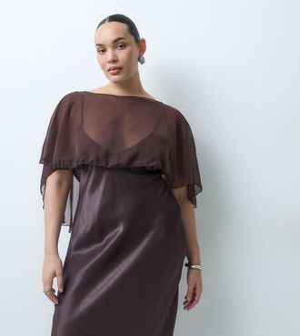 Asos Curve ASOS DESIGN Curve robe longue en satin &agrave; cape superpos&eacute;e, marron chocolat-Bleu