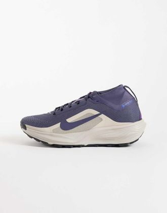 Nike ACG Pegasus Trail Gore-Tex Sneaker in Grau und Cremewei&szlig;