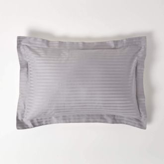 Homescapes Damast Kissenbezug Silbergrau 48x74 cm mit Stehsaum & Satin-Streifen, 100% ägyptische Baumwolle, Fadendichte 330